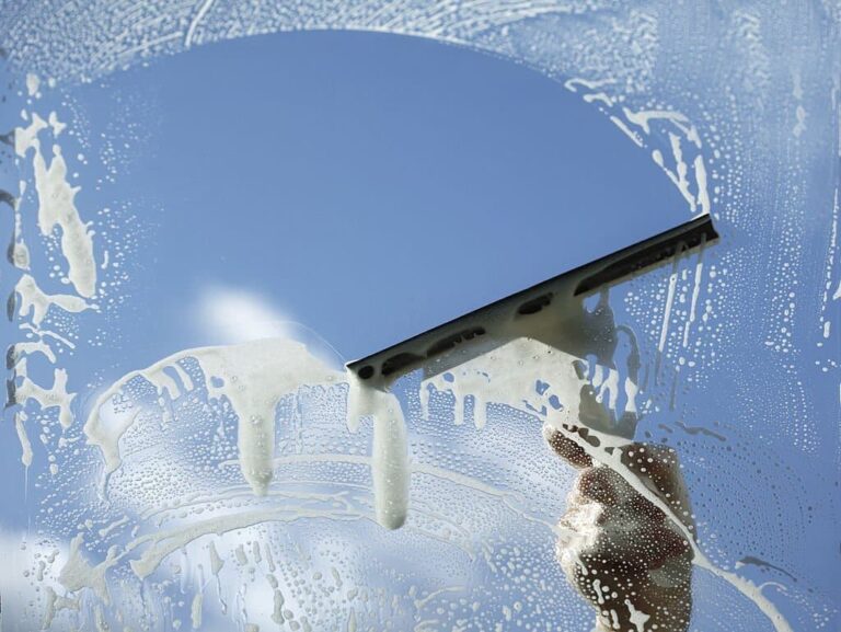 What To Look For In Window Washing Services | Jays One Stop